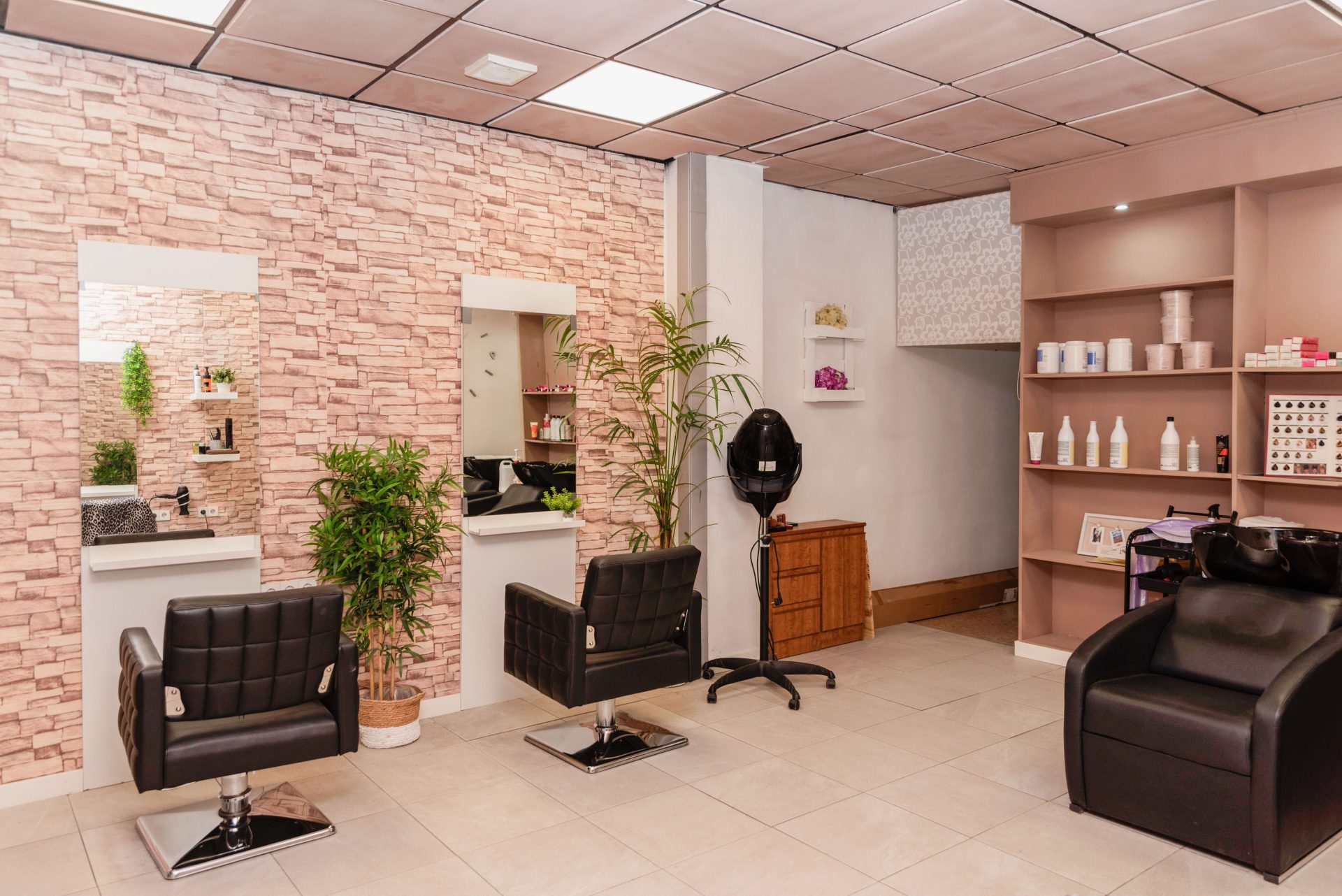 Aménagement salon de coiffure : 6 idées design et pratiques
